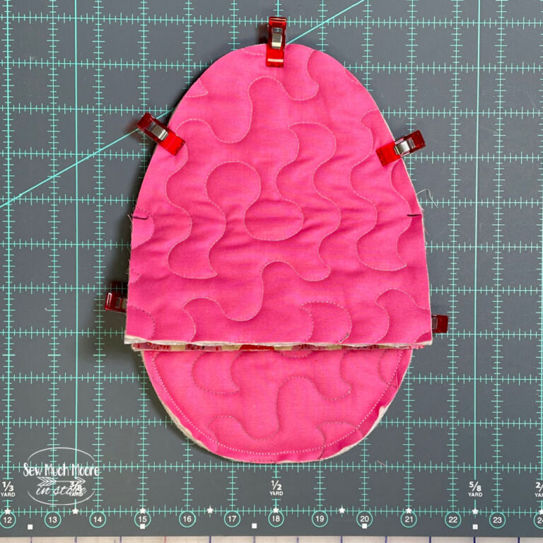 How to Make a Mini Oven Mitt with AccuQuilt - Sew Much Moore